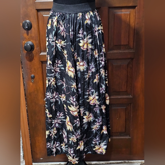 Skirts | Maxi Skirt Floral Color Print In Semi Pleated Skirt | Poshmark